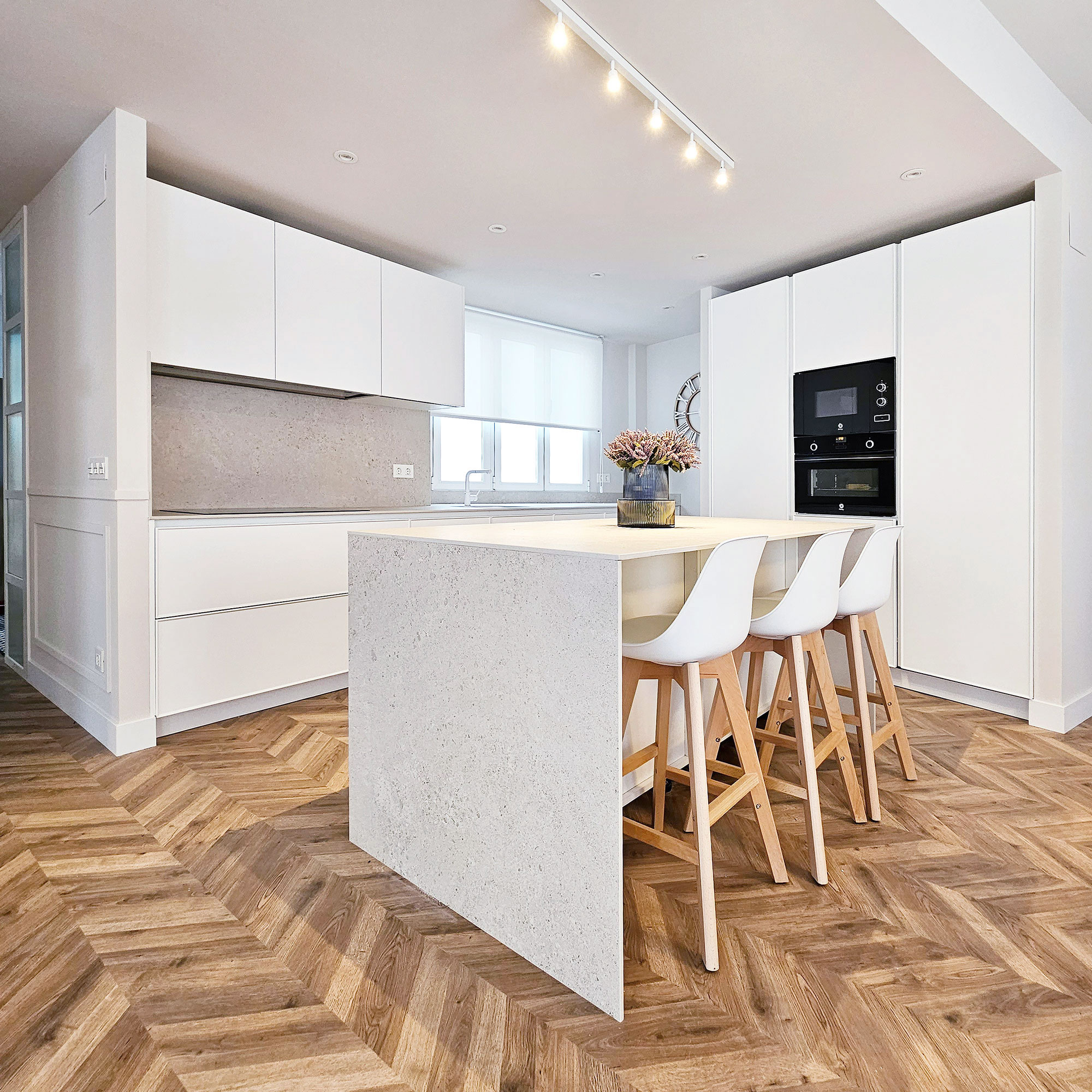 La magia de una cocina minimalista y acogedora, proyecto de Estudio ...